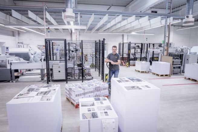 Heidelberg's Stahlfolder P-Stacker robot automates folding production