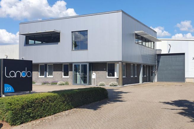 Landa opens ink plant in Europe