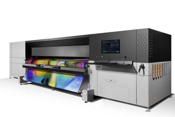 The P5 350 HSR, Durst's fastest roll-to-roll printing system
