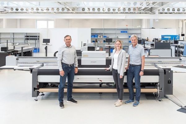 SwissQprint passes the milestone of 2,000 large-format printers sold