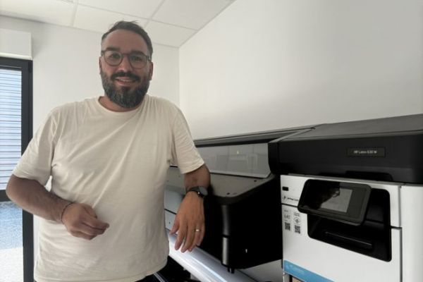 Maine-et-Loire: A New Signage Workshop Opens with an Eco-Friendly Focus
